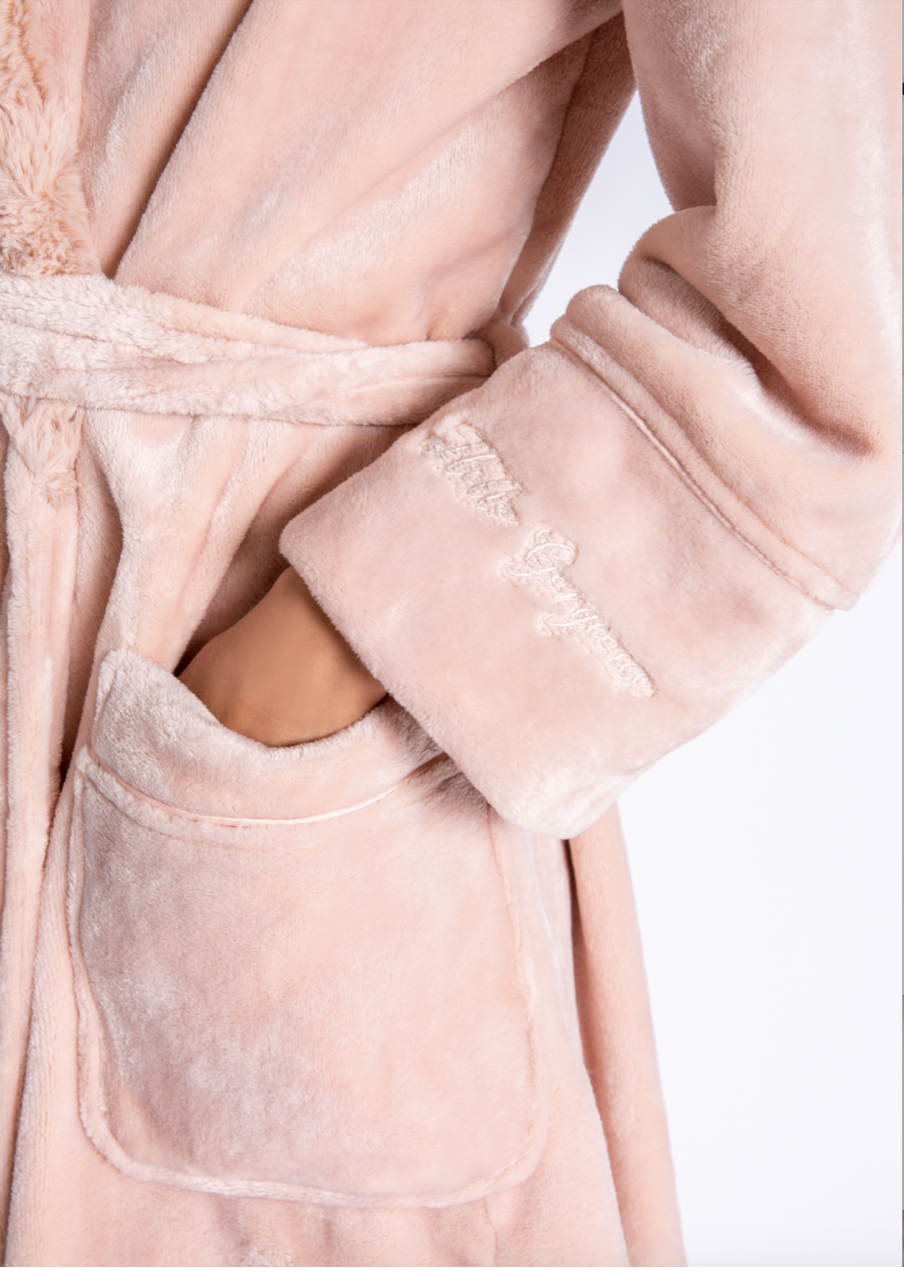 Women’s Luxury Robes, Plush Bathrobes | Silhouette Fine Lingerie